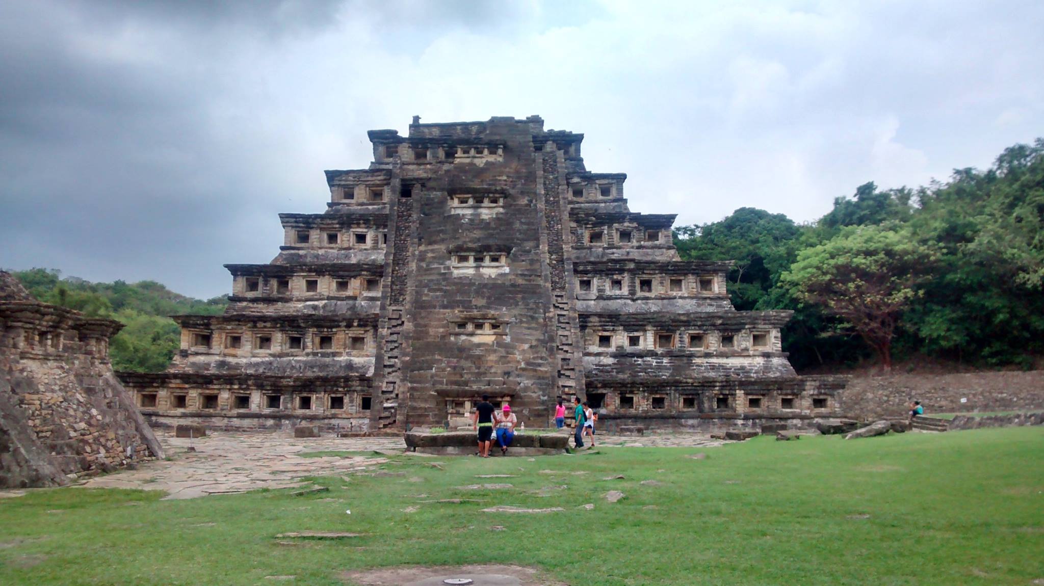 Piramide de los Nichos :: TsProject